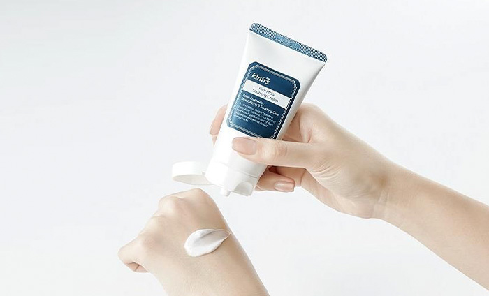 How to apply your skincare the proper way - Dear Klairs